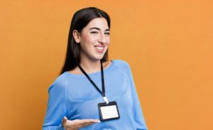 Use modelos de crachás e agilize a organização do seu evento - Lets Blog